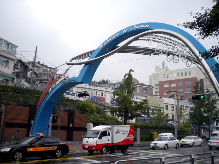 Seoul Itaewon Arch - The Occasional Traveller