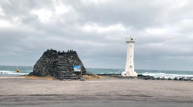 A guide to Udo island in Jeju: exploring solo & staying overnight 우도 ...